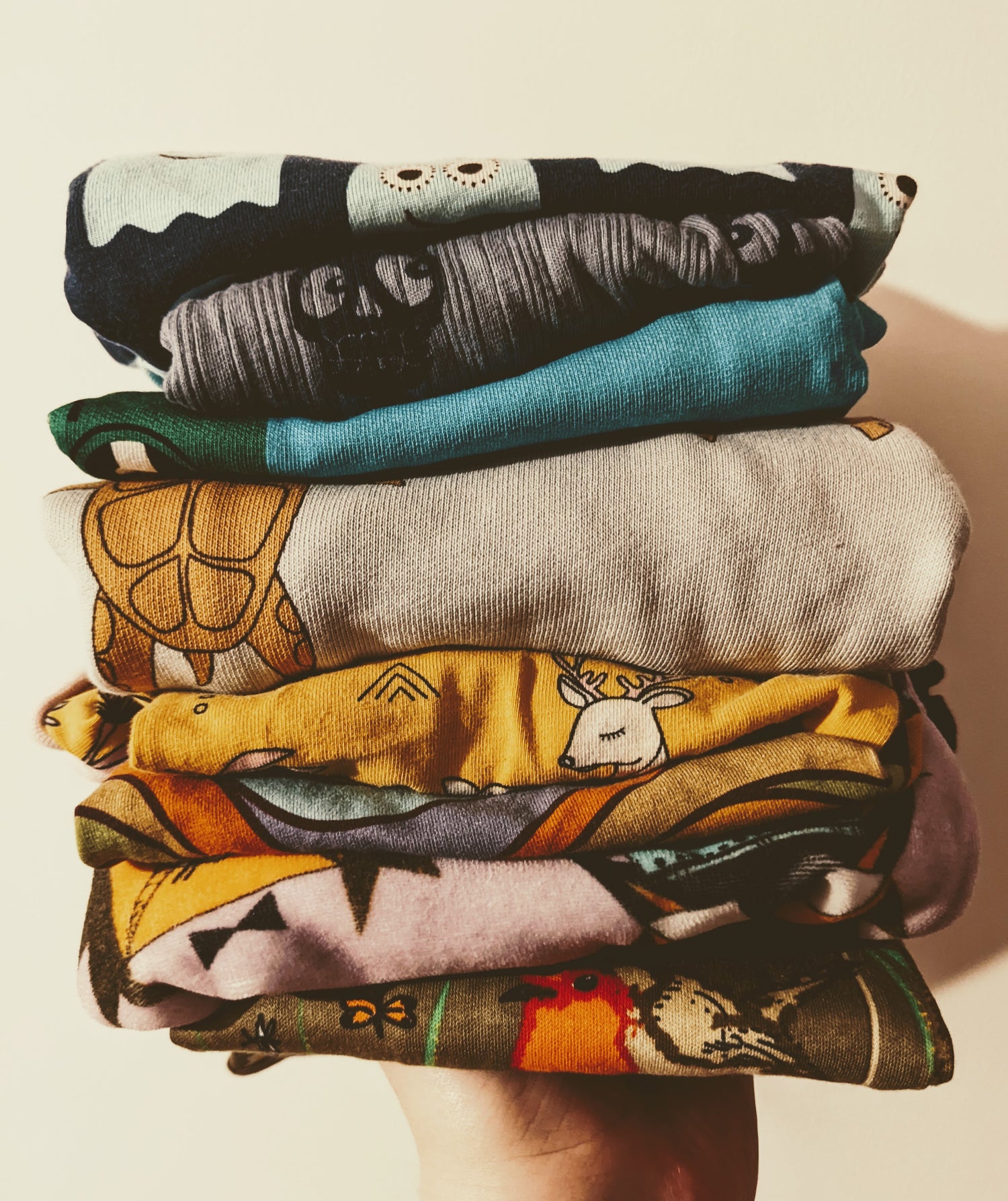 The Little Bears Wardrobe – The Little Bear's Wardrobe